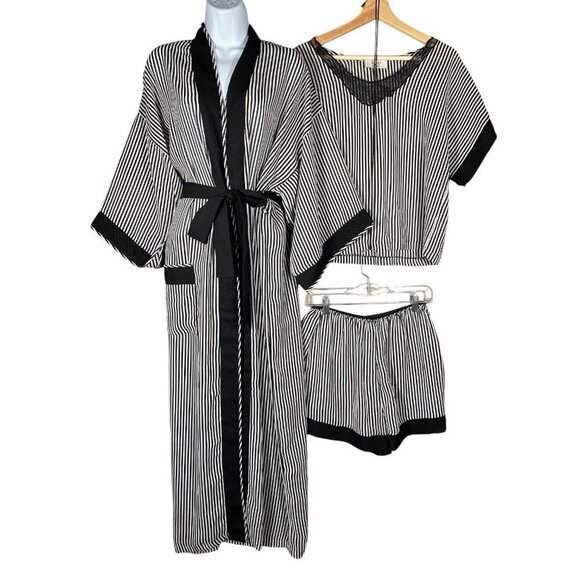 Valentino | Intimates & Sleepwear | Vintage Valentino Kimono Robe 3 ...